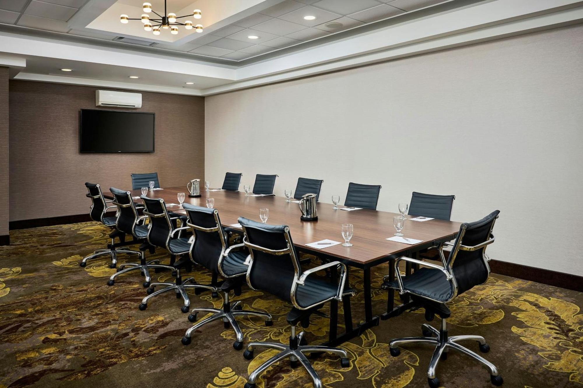 HOTEL SHERATON HAMILTON | ⋆⋆⋆ | CANADA | SEASON DEALS FROM $279