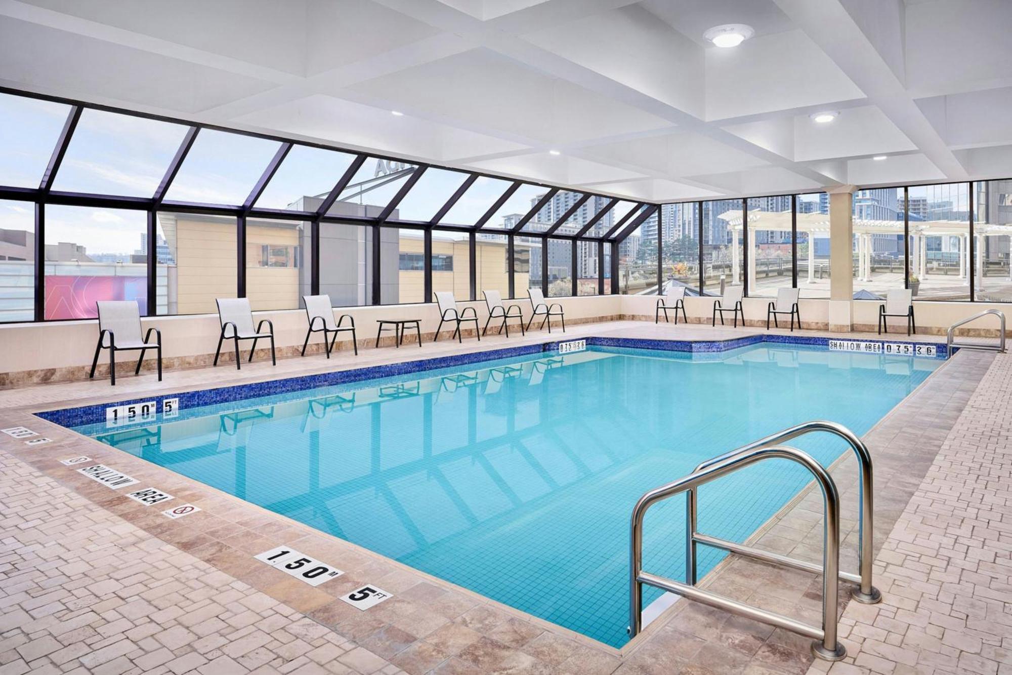 HOTEL SHERATON HAMILTON | ⋆⋆⋆ | CANADA | SEASON DEALS FROM $279