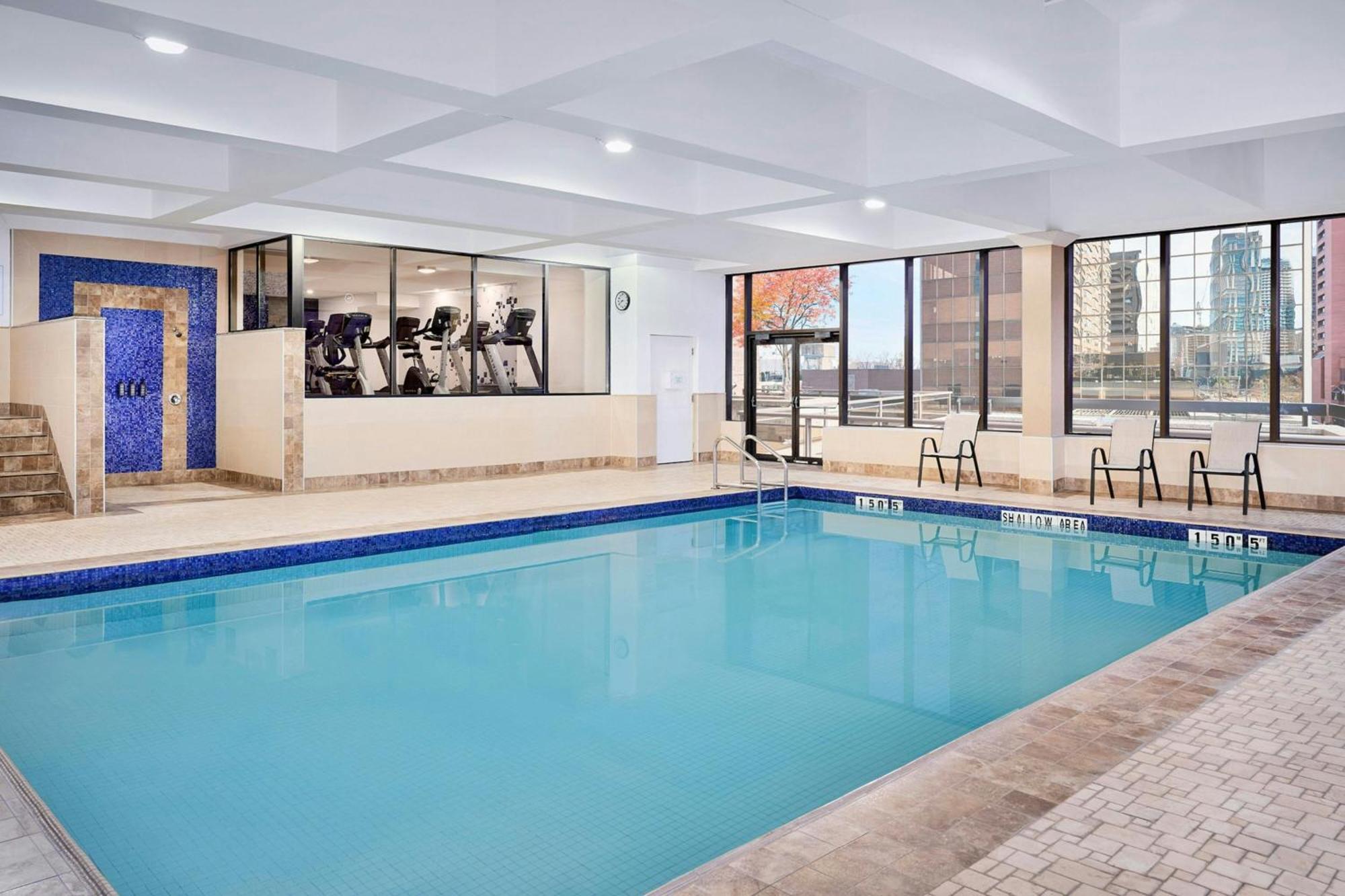 HOTEL SHERATON HAMILTON | ⋆⋆⋆ | CANADA | SEASON DEALS FROM $279