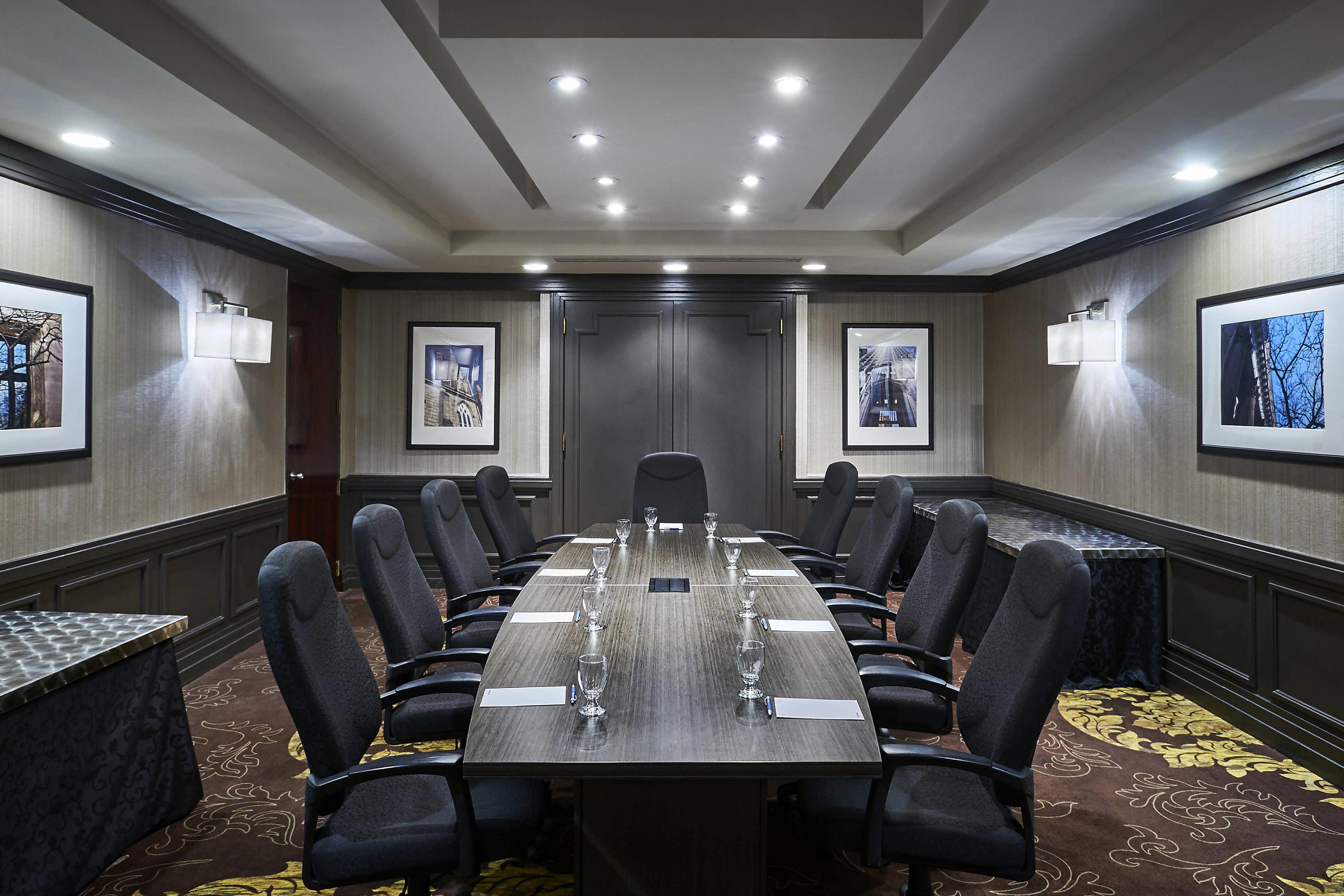 HOTEL SHERATON HAMILTON | ⋆⋆⋆ | CANADA | SEASON DEALS FROM $279