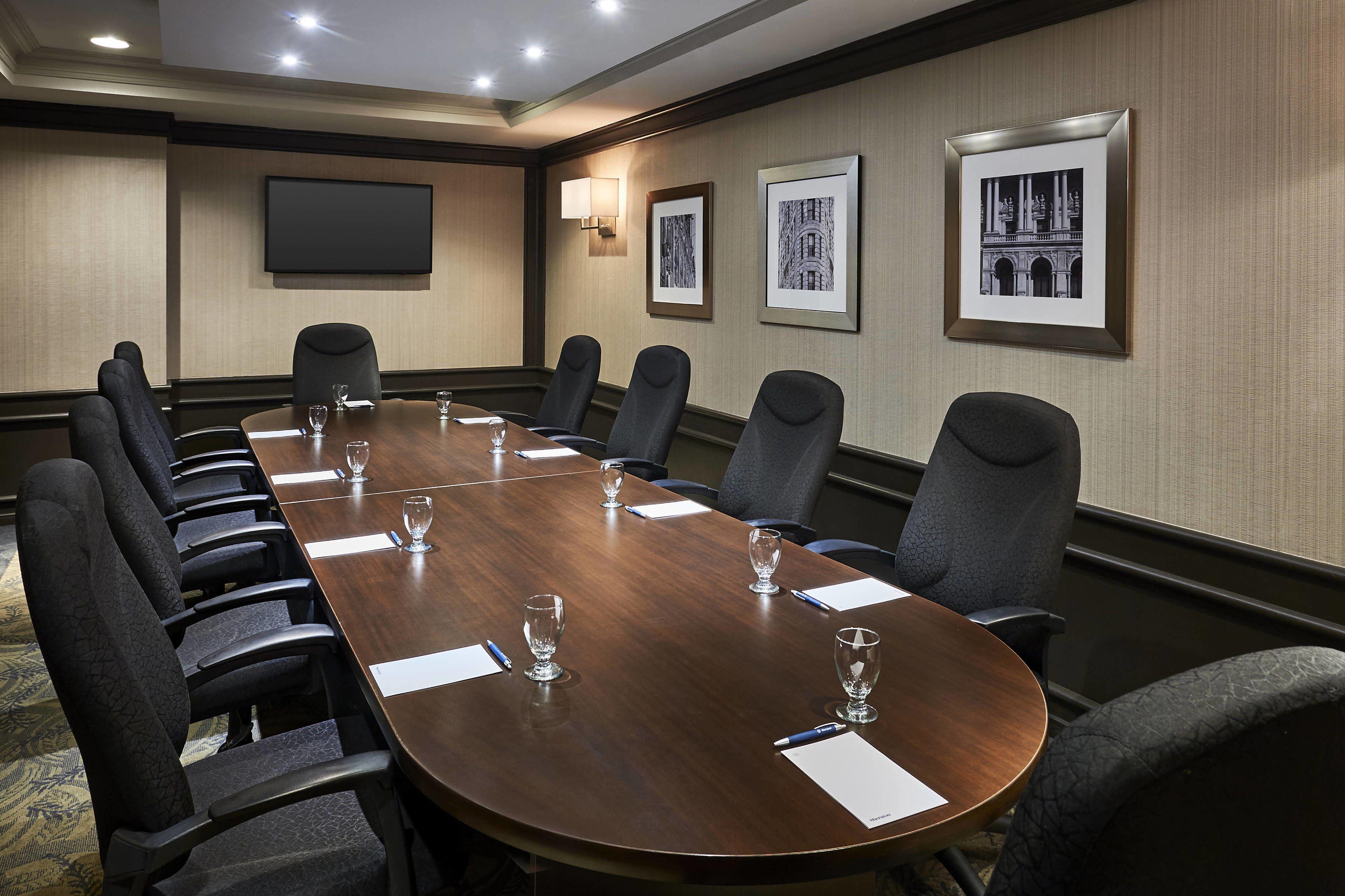 HOTEL SHERATON HAMILTON | ⋆⋆⋆ | CANADA | SEASON DEALS FROM $279